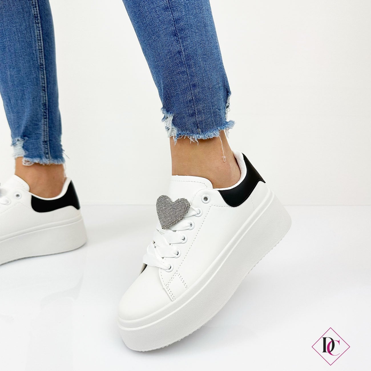 Sneakers Heart con zeppa platform e cuore di strass