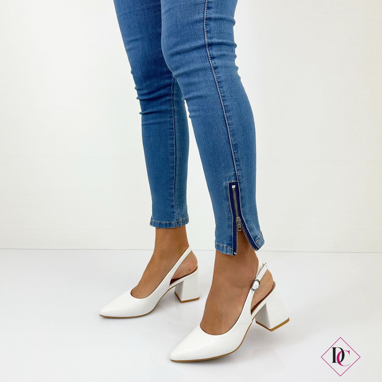 Décolleté Camila 2 slingback a punta con tacco largo