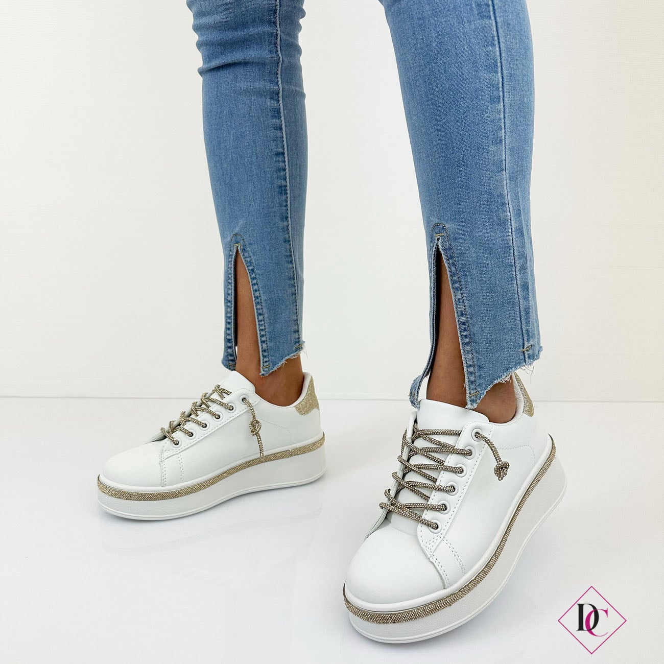 Sneakers eleganti Saona con zeppa platform e strass