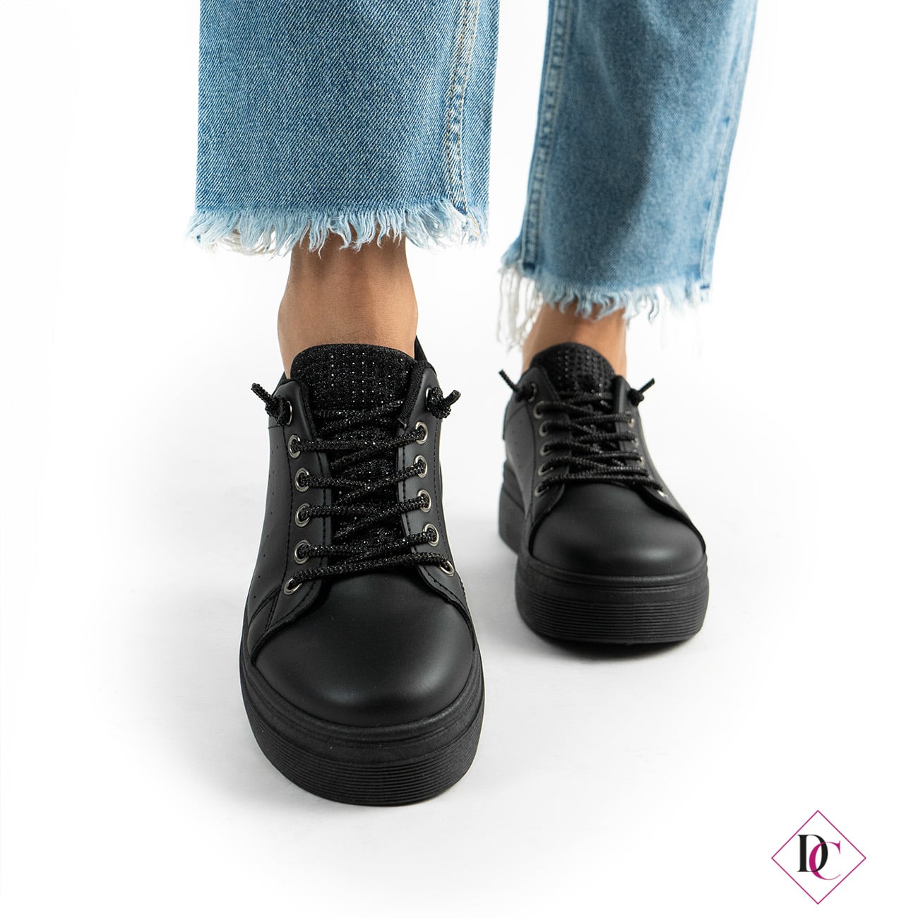 Sneakers Young comode con zeppa platform e strass